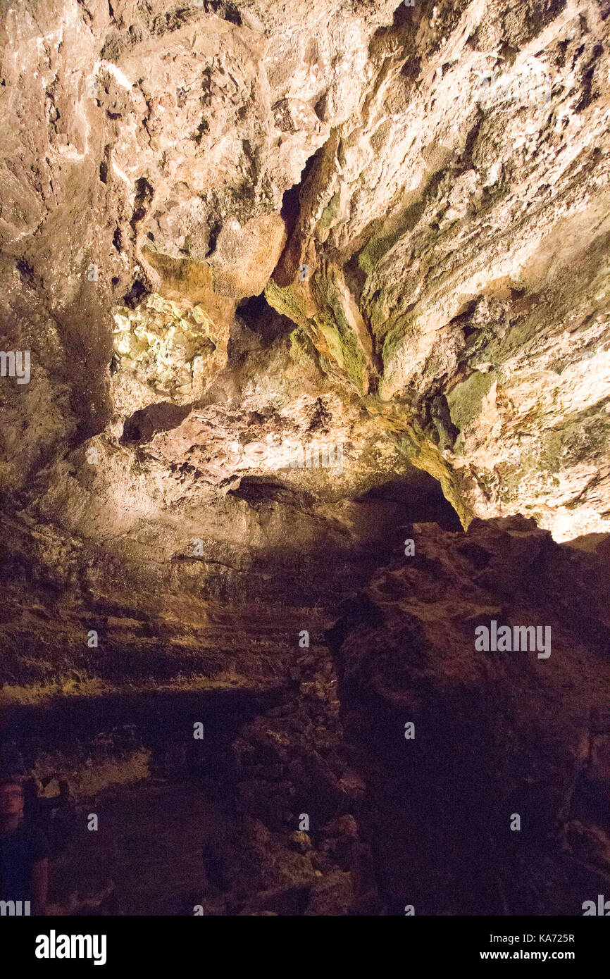 Cueva de Los Verdes, cave tourist attraction in lava pipe tunnel ...