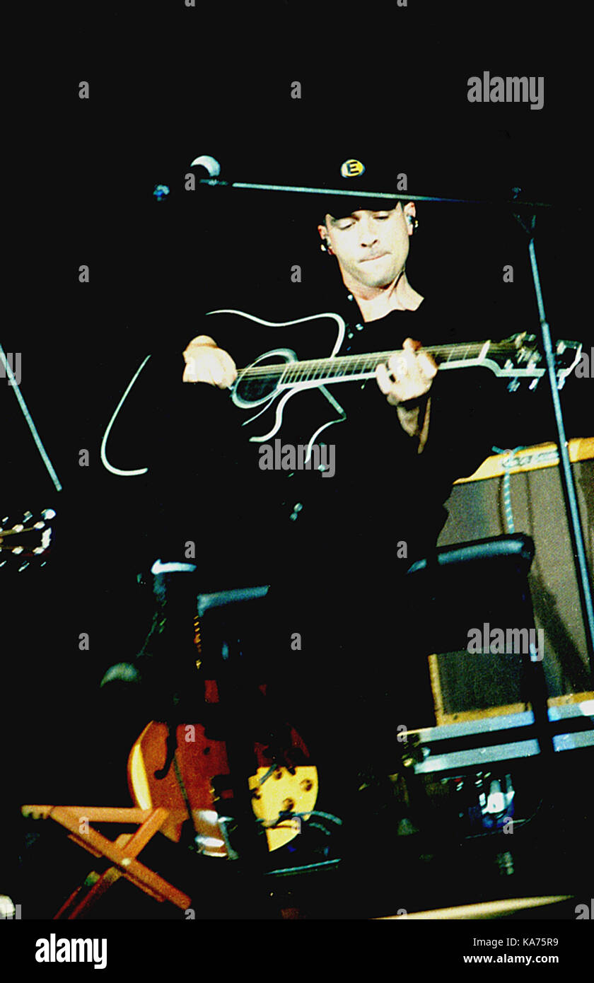 Eros ramazzotti concert hi-res stock photography and images - Alamy