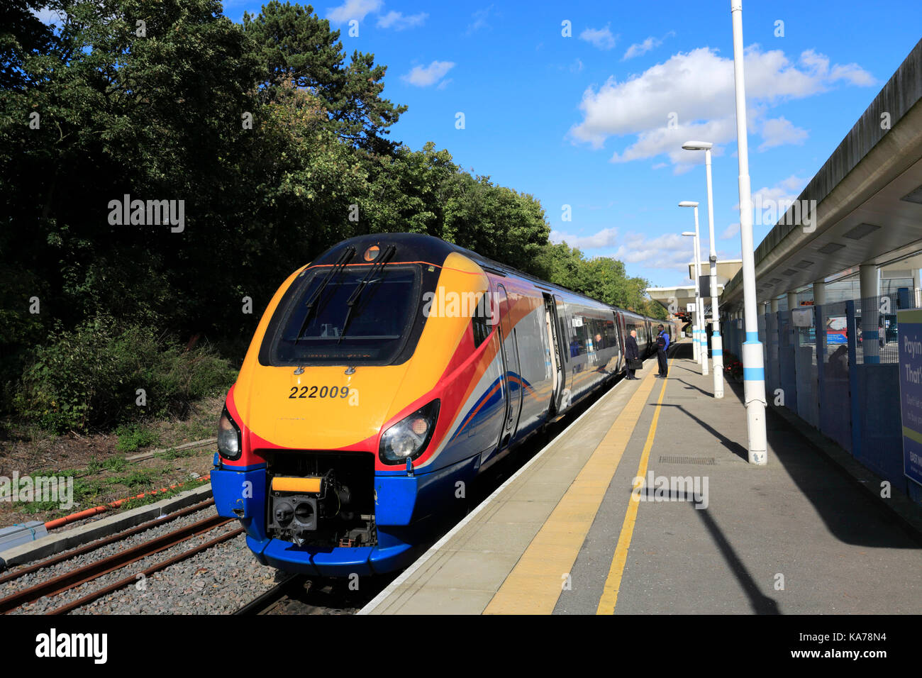 Class 222 train hi-res stock photography and images - Alamy