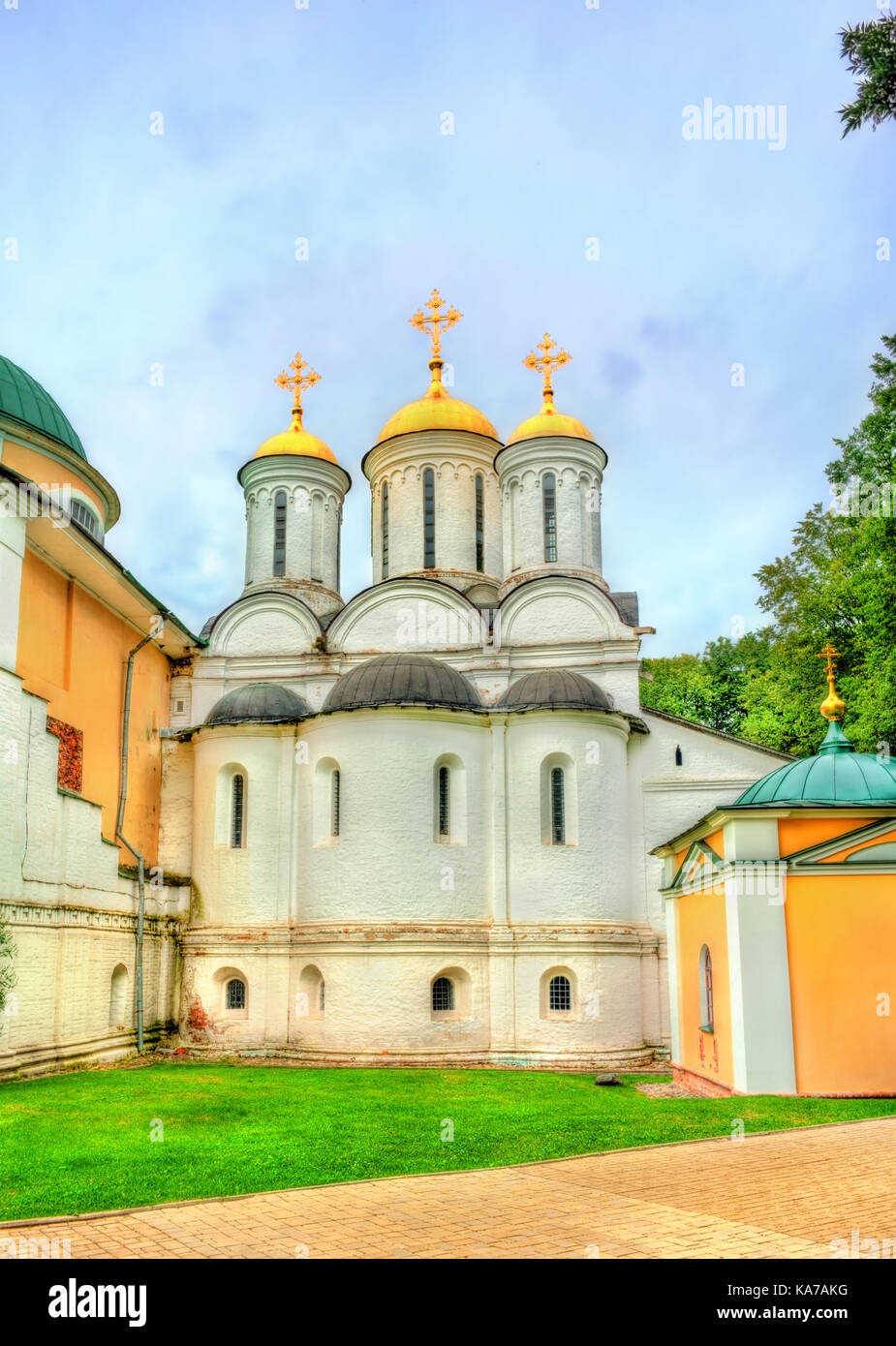 Yaroslavl russia monastery hi-res stock photography and images - Alamy