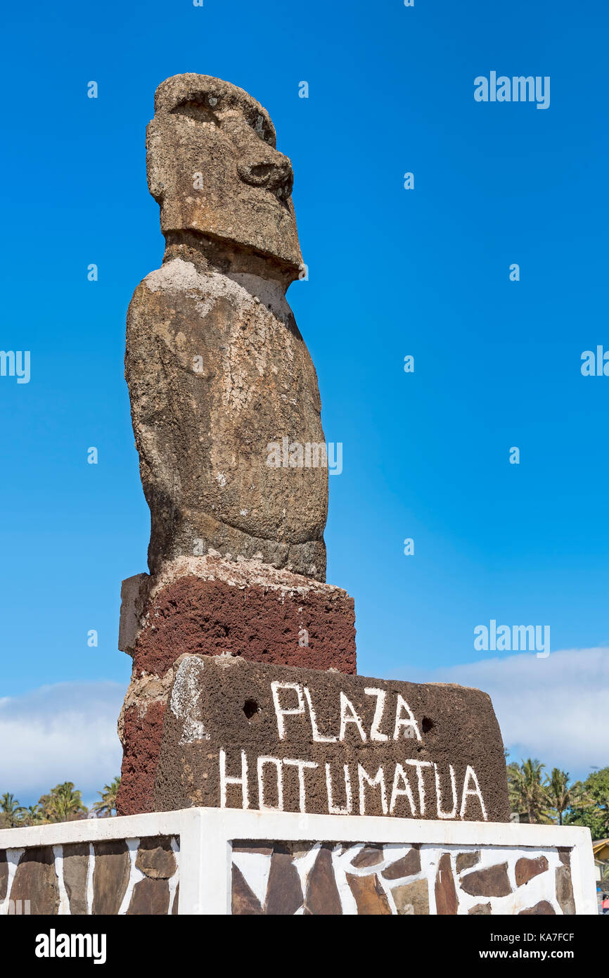 Rapa nui hanga roa moai hi-res stock photography and images - Alamy