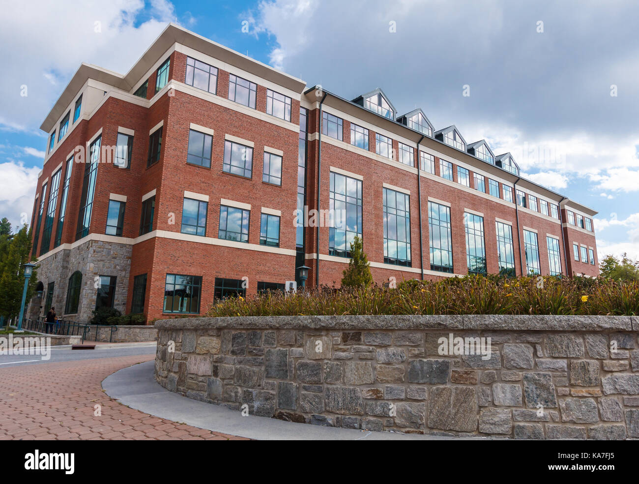 Education building hi-res stock photography and images - Alamy