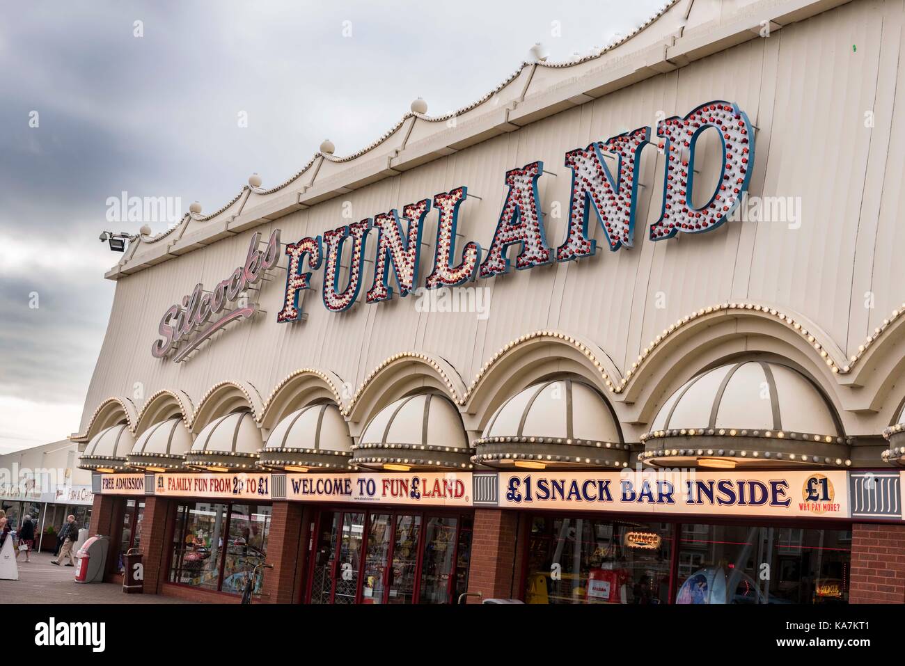 Southport funland arcade hi-res stock photography and images - Alamy