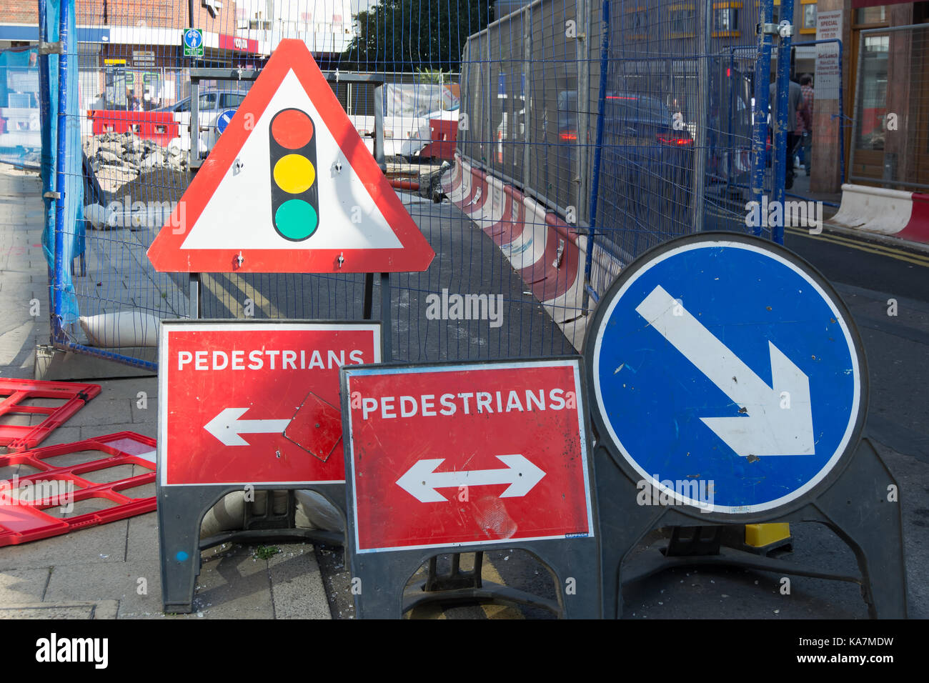Confusing road sign hi-res stock photography and images - Alamy