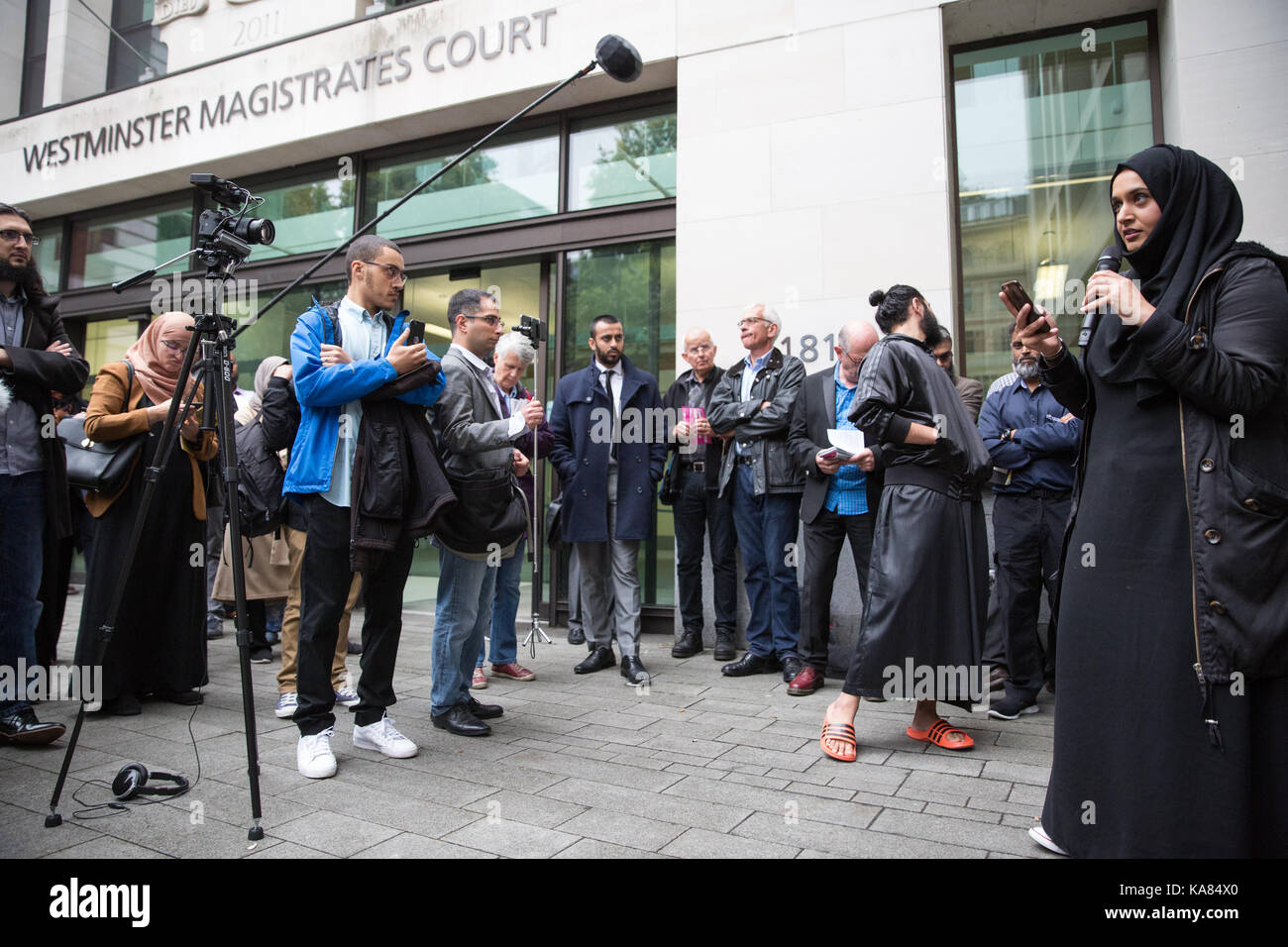 London, UK. 25th Sep, 2017. A woman speaks in support of Muhammad ...