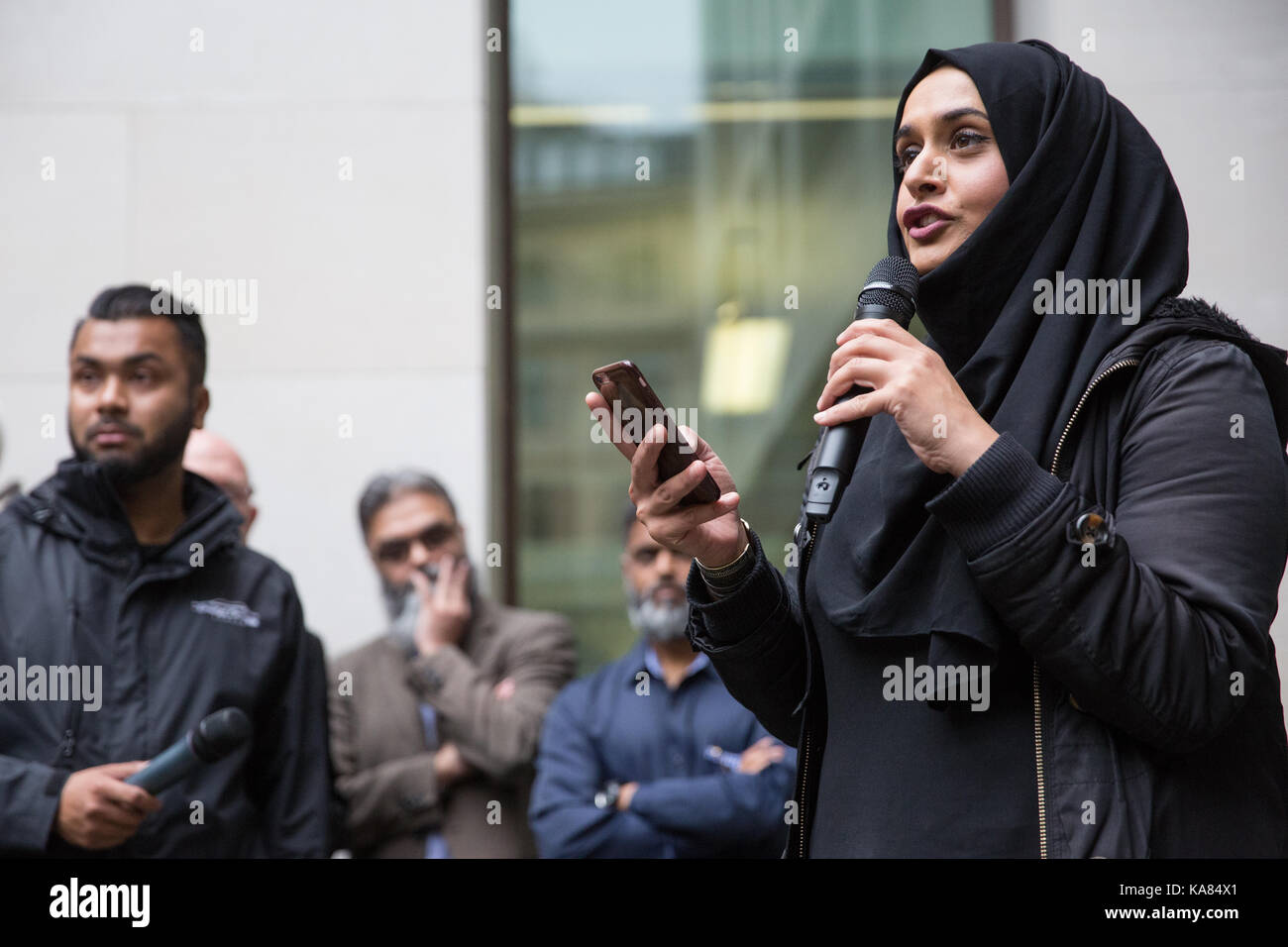 London, UK. 25th Sep, 2017. A woman speaks in support of Muhammad ...