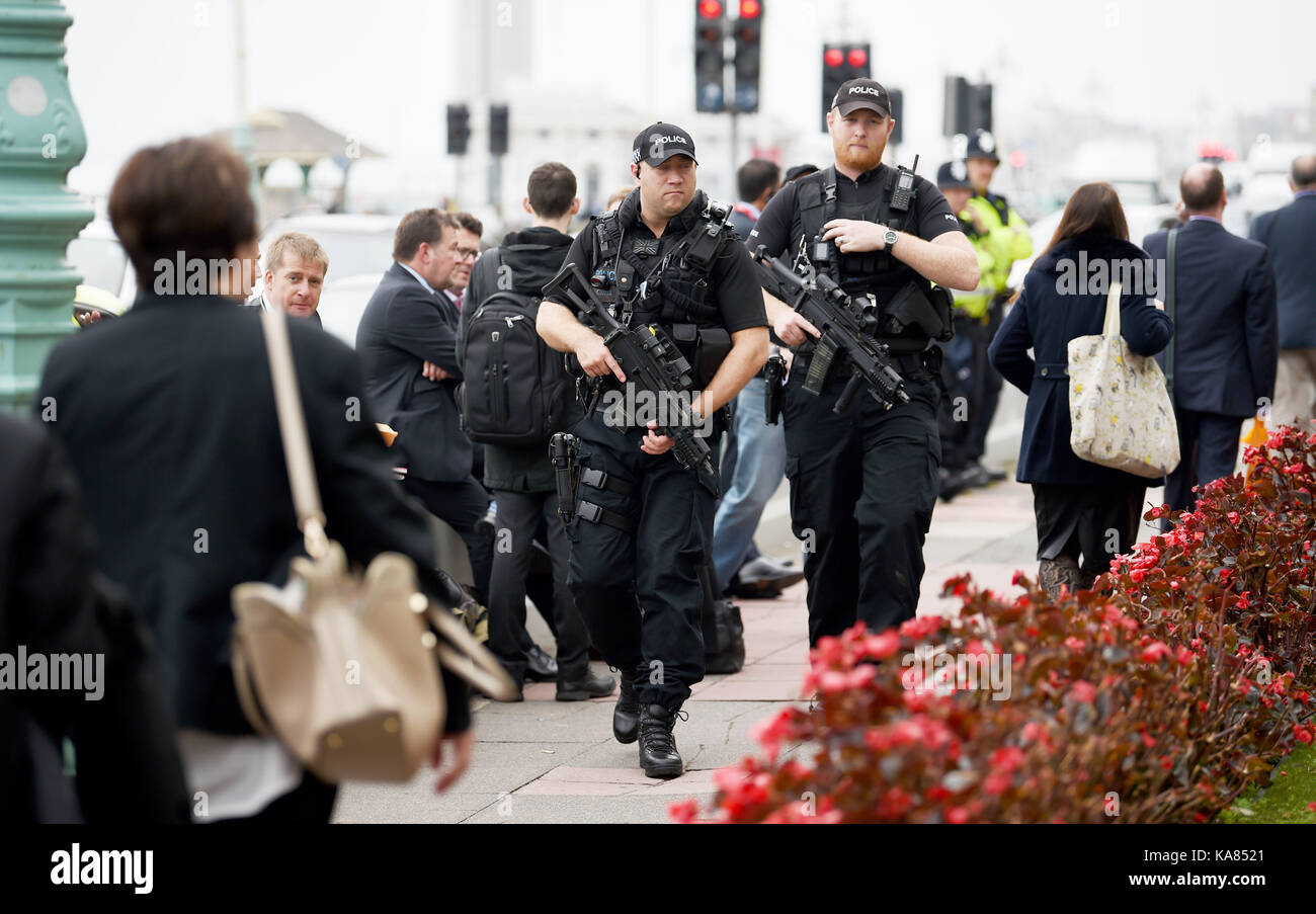 Brighton, UK. 25th Sep, 2017. Armed police on patrol along Brighton ...