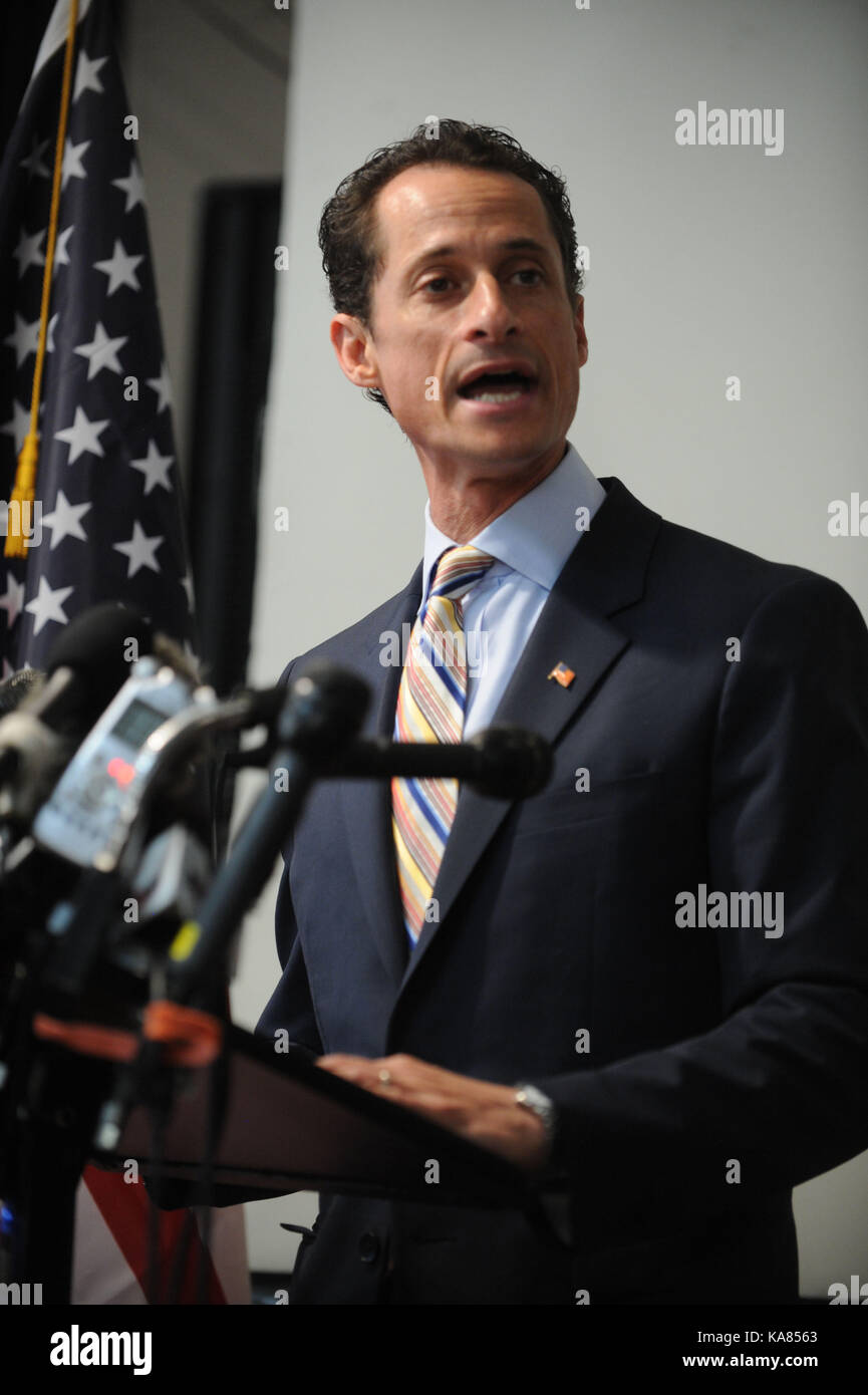 ***FILE PHOTO*** U.S. Rep. Anthony Weiner (D-NY) announces his ...