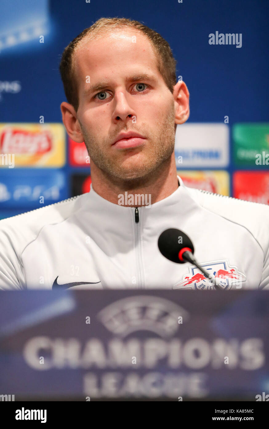Istanbul, Turkey. 25th Sep, 2017. Leipzig's goalkeeper Peter Gulacsi ...