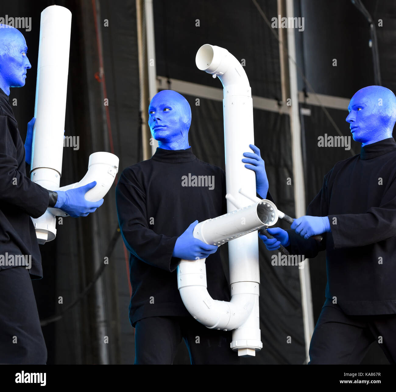 Group show hi-res stock photography and images - Alamy