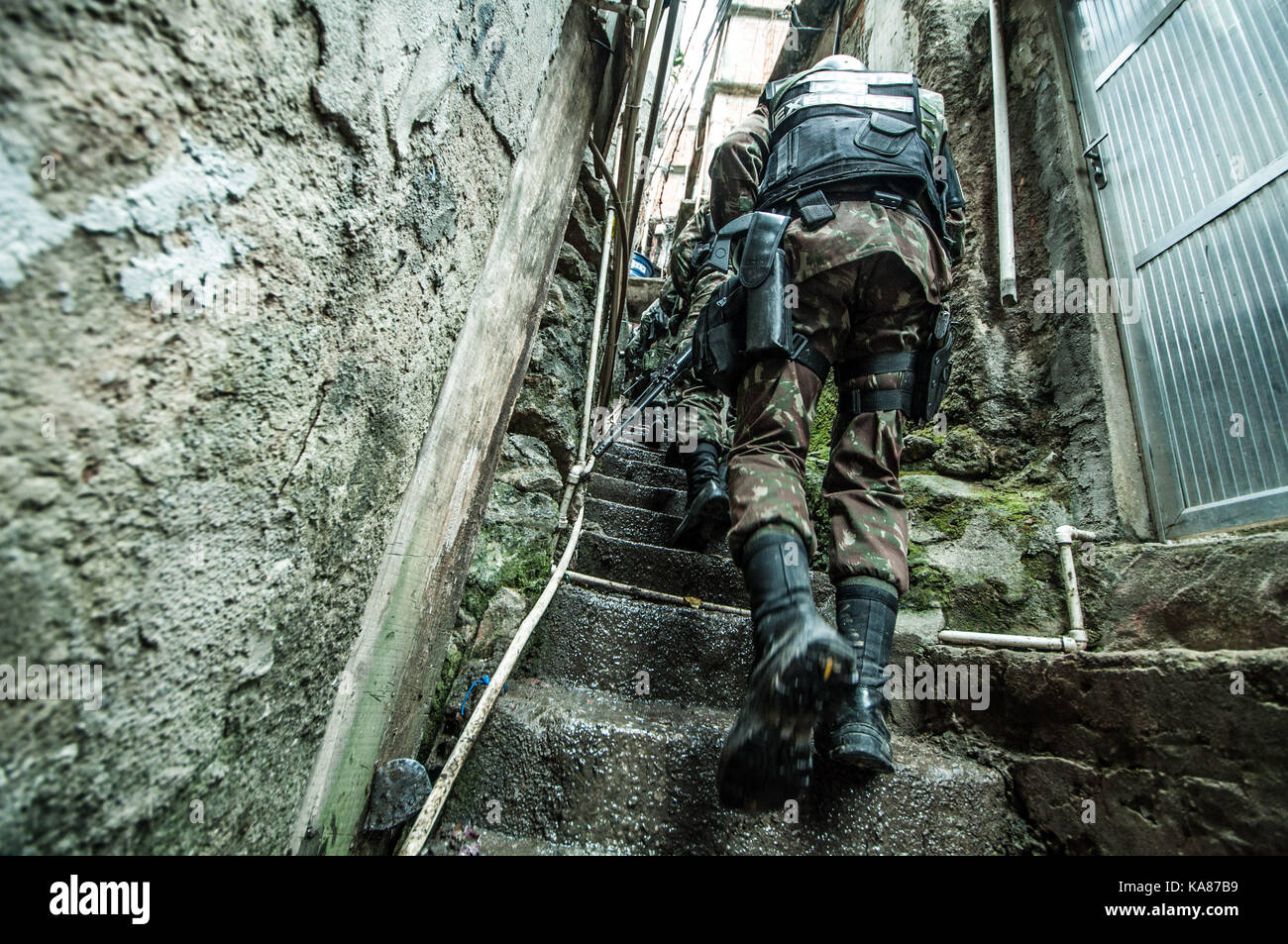 Rio De Janeiro, Rj, Brazil. 25th Sep, 2017. Army continues its reside ...