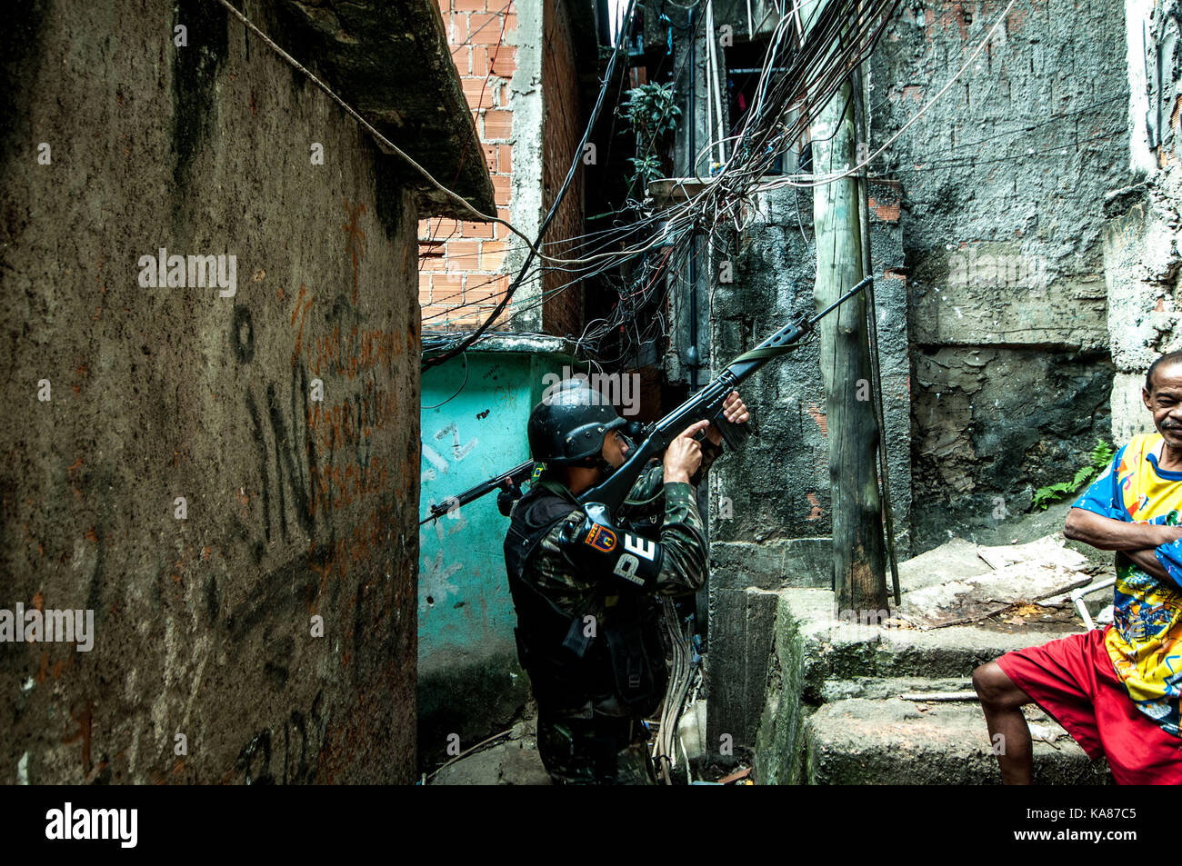 Rio De Janeiro, Rj, Brazil. 25th Sep, 2017. Army continues its reside ...