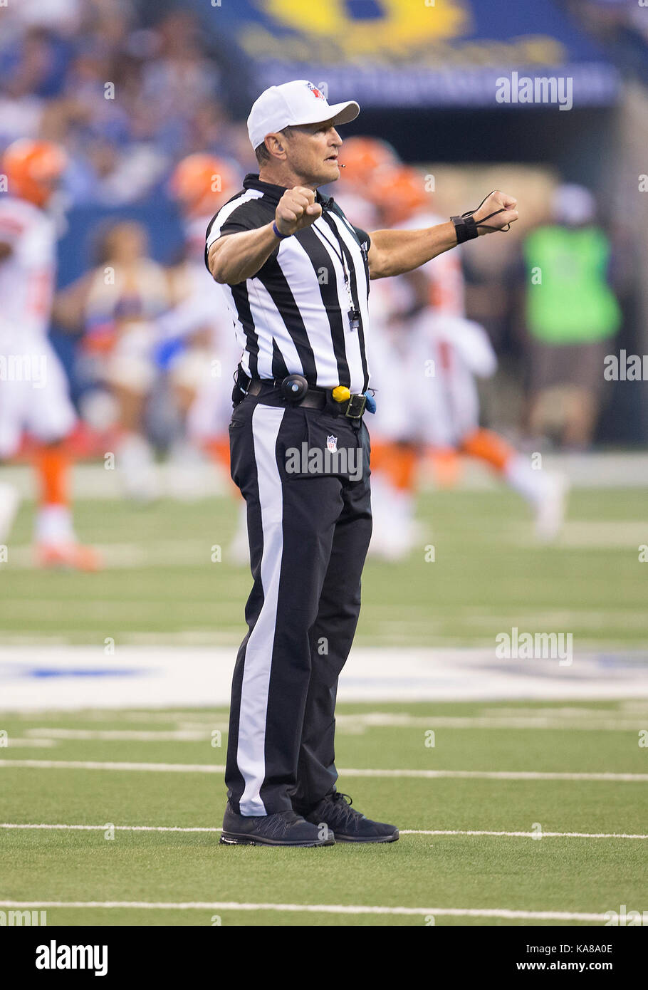 Indianapolis, Indiana, USA. 24th Sep, 2017. Referee Ed Hochuli during ...