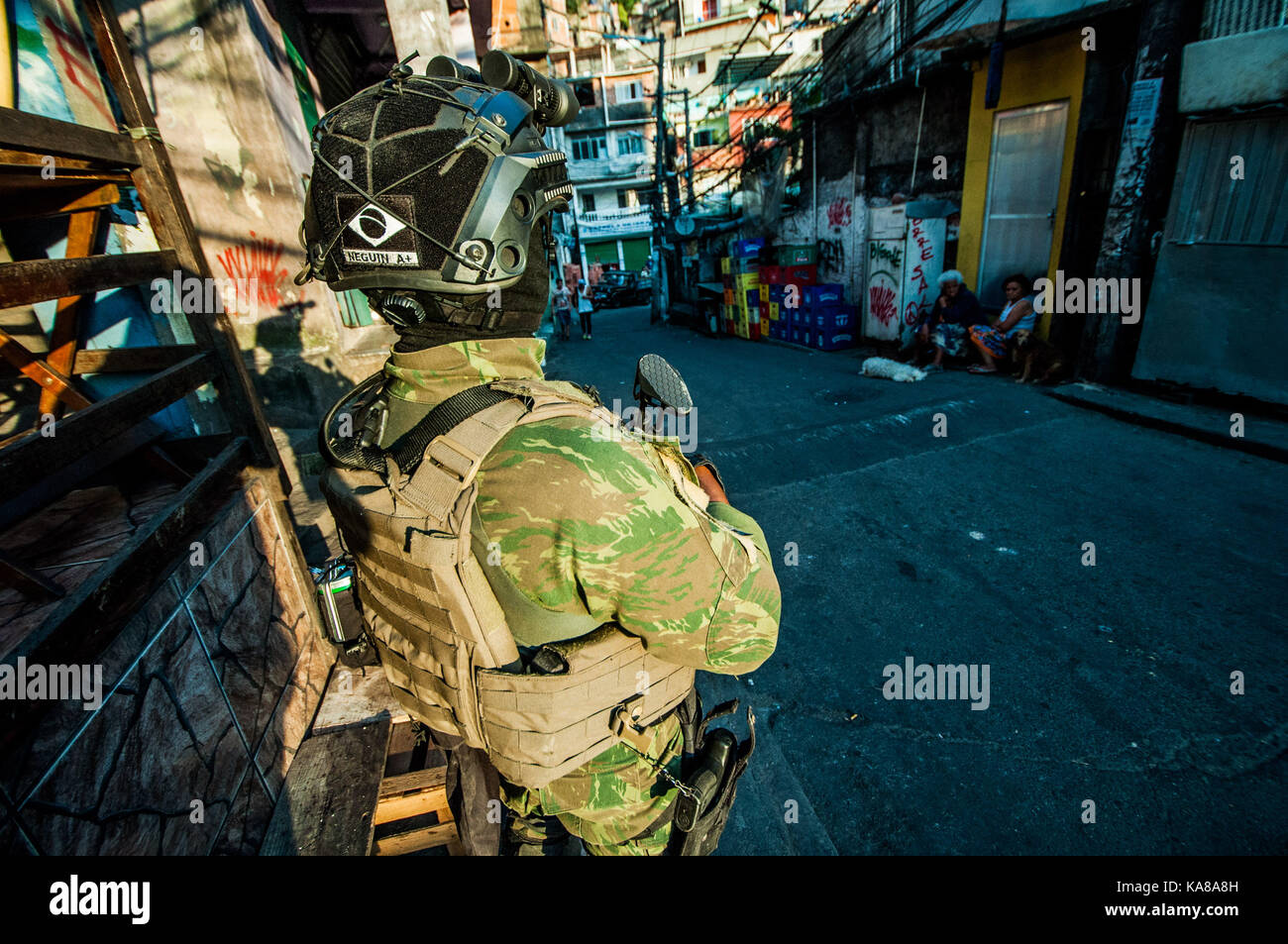 Rio De Janeiro, Rj, Brazil. 25th Sep, 2017. Army continues its raids on ...
