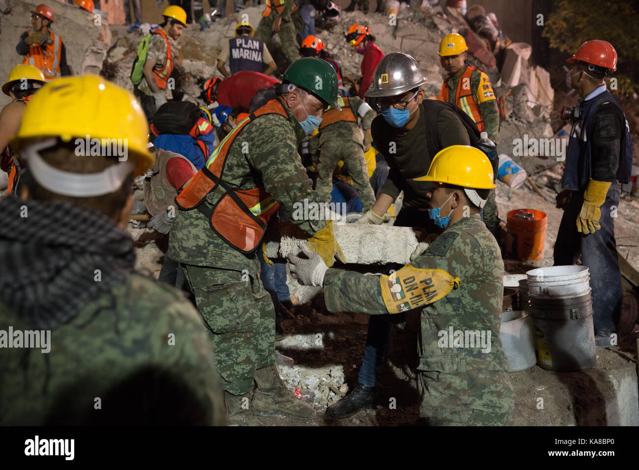 Soldiers rescue hi-res stock photography and images - Alamy