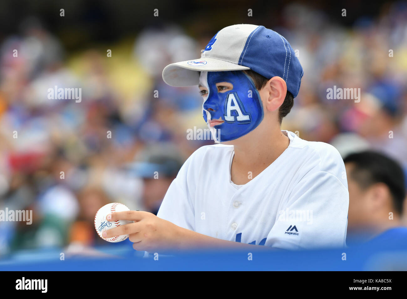 Los angeles dodgers fans hi-res stock photography and images - Alamy