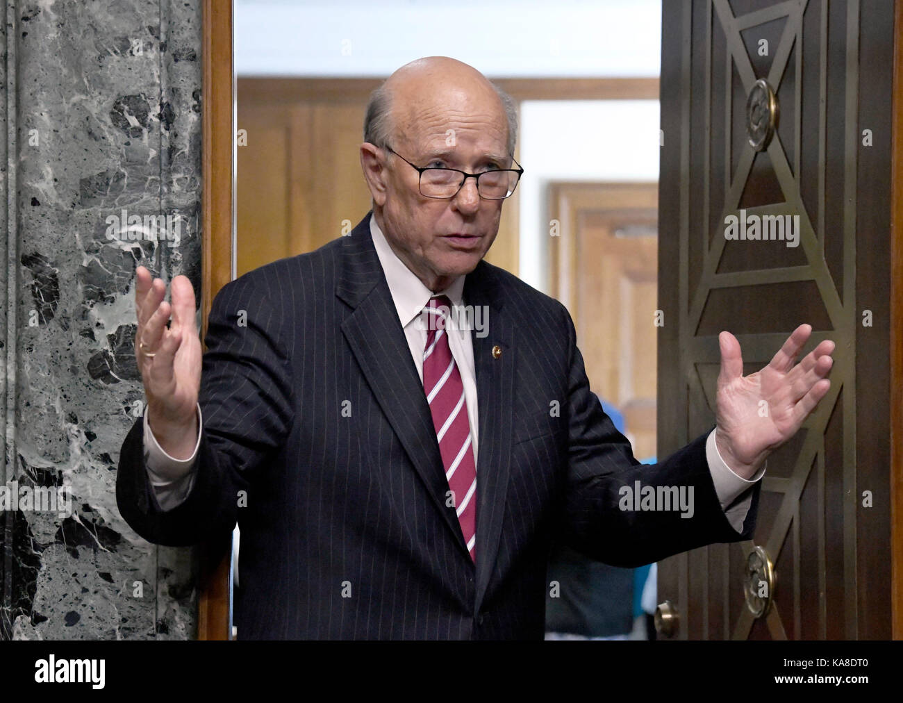 United States Senator Pat Roberts (Republican of Kansas) jokes with the ...