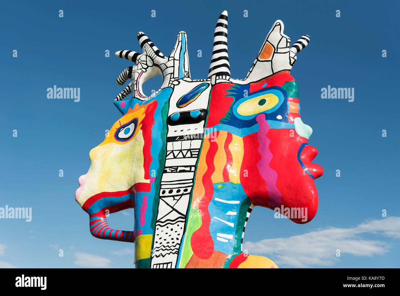 Faces sculpture hi-res stock photography and images - Alamy