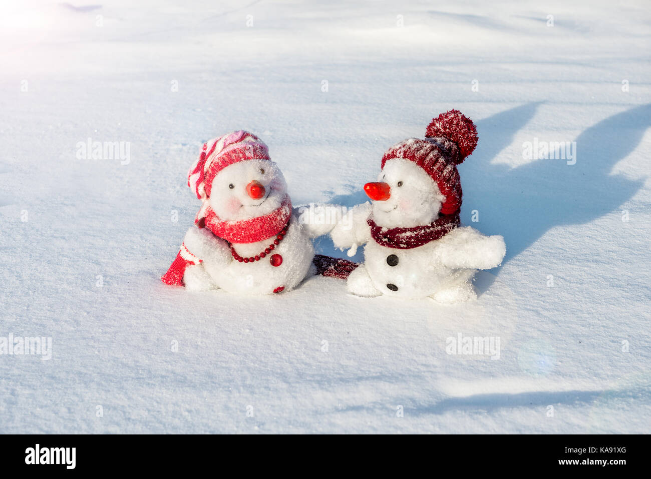 Snowmen couple hi-res stock photography and images - Alamy