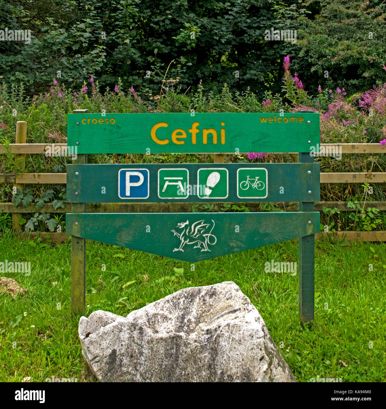 Entrance sign to a country park, indicating allowed activities Stock ...
