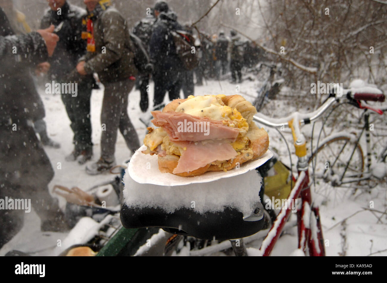 Philadelphia, PA, USA - December 8, 2013; Unexpected heavy snowfall ...