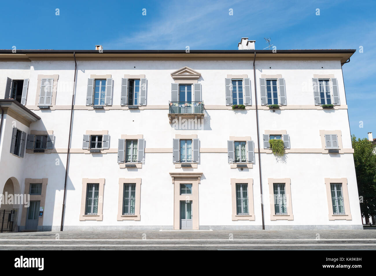White building facade in Gorgonzola, Lombardy, Italy Stock Photo - Alamy