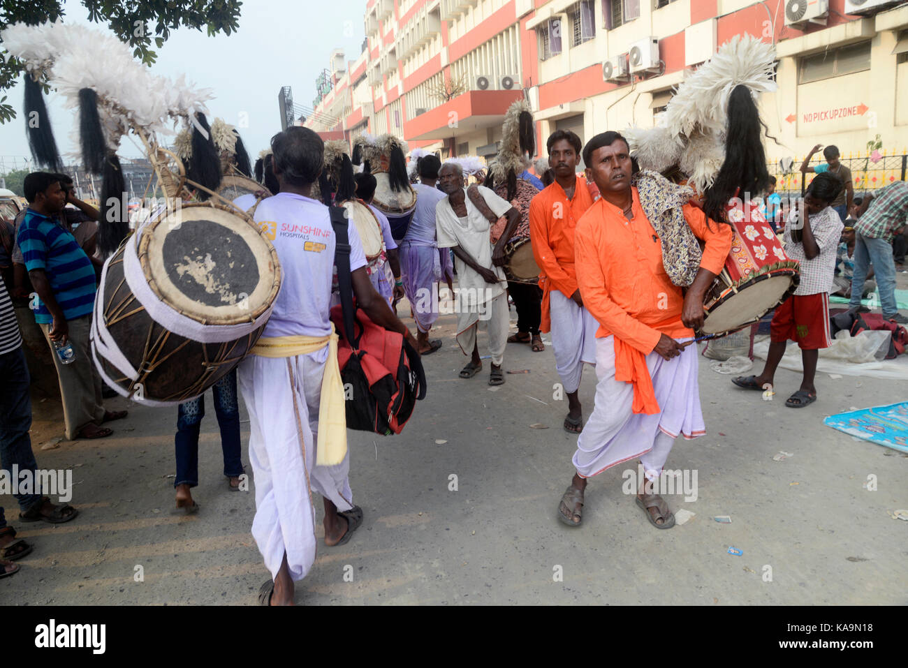 Dhaki or traditional Bengali drummer gathers and shows their skill in ...