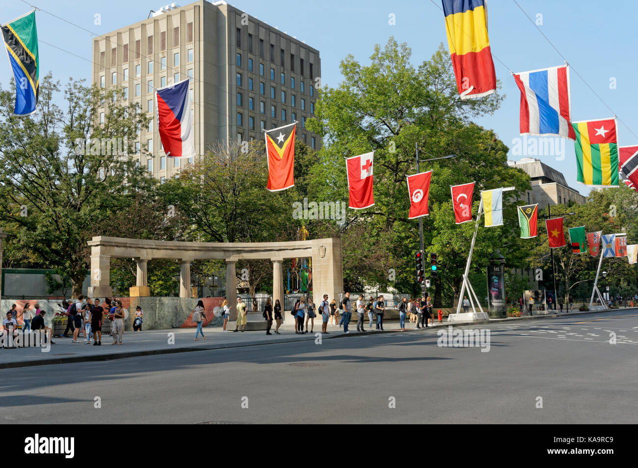 Students in front of Roddick gates, entrance to McGill University ...