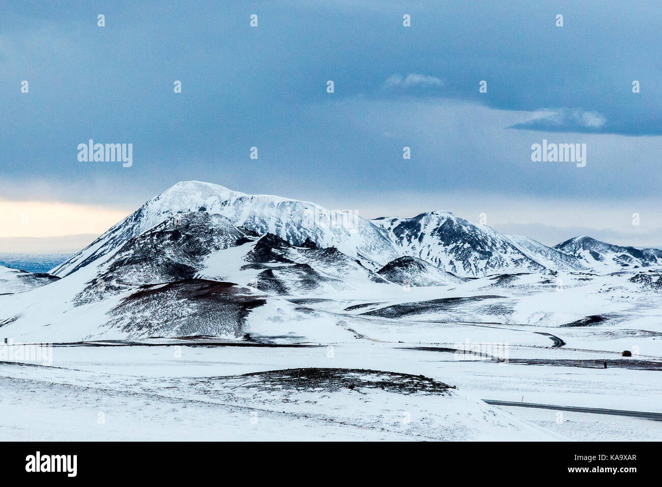 Volcano rim hi-res stock photography and images - Alamy