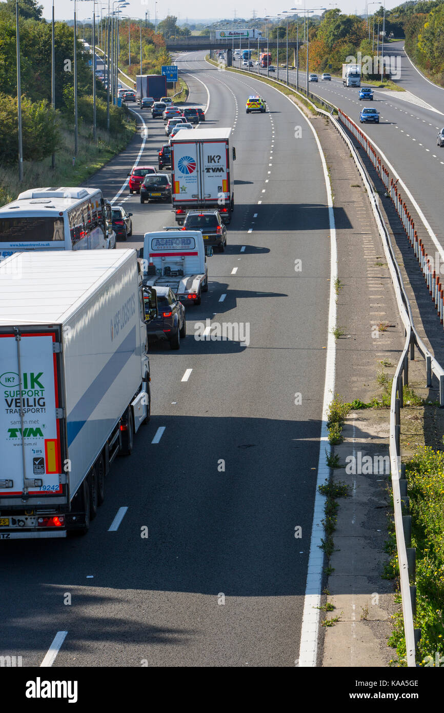 Police closing a motorway Stock Photo - Alamy