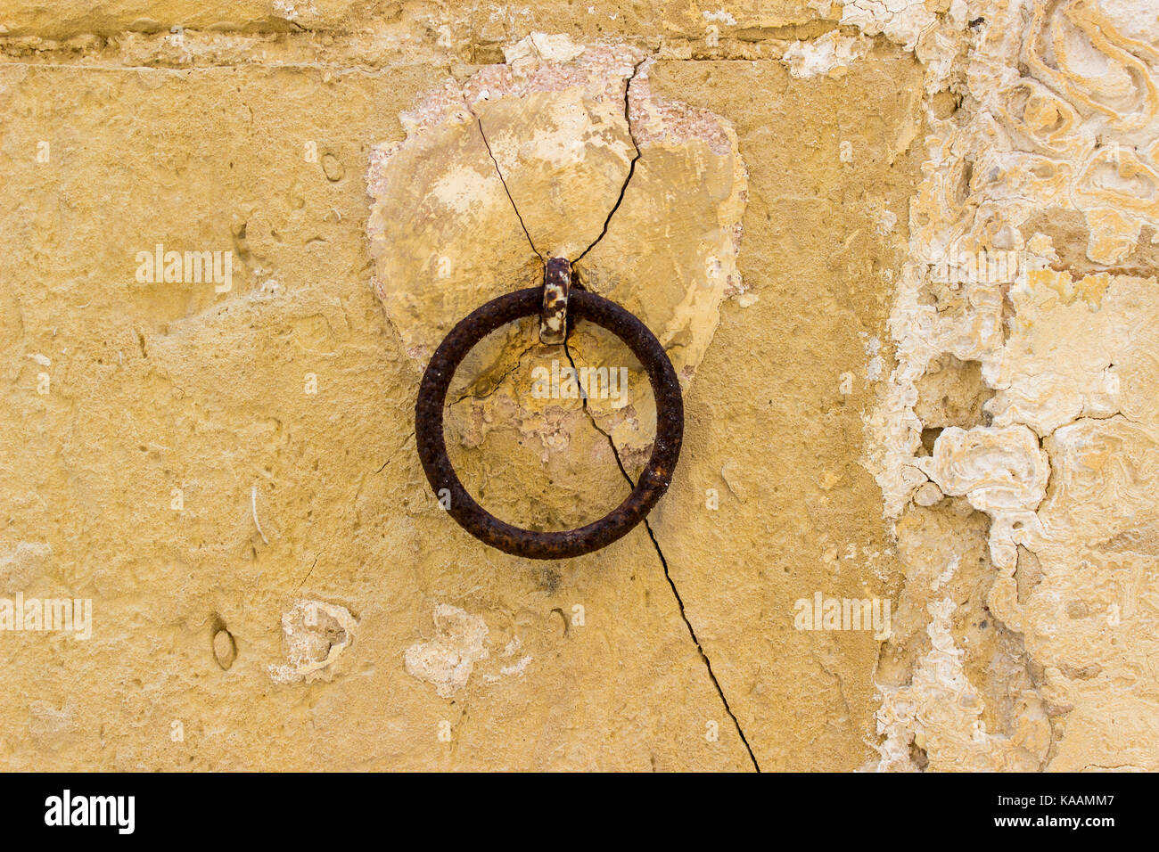 Ring on the wall hi-res stock photography and images - Alamy