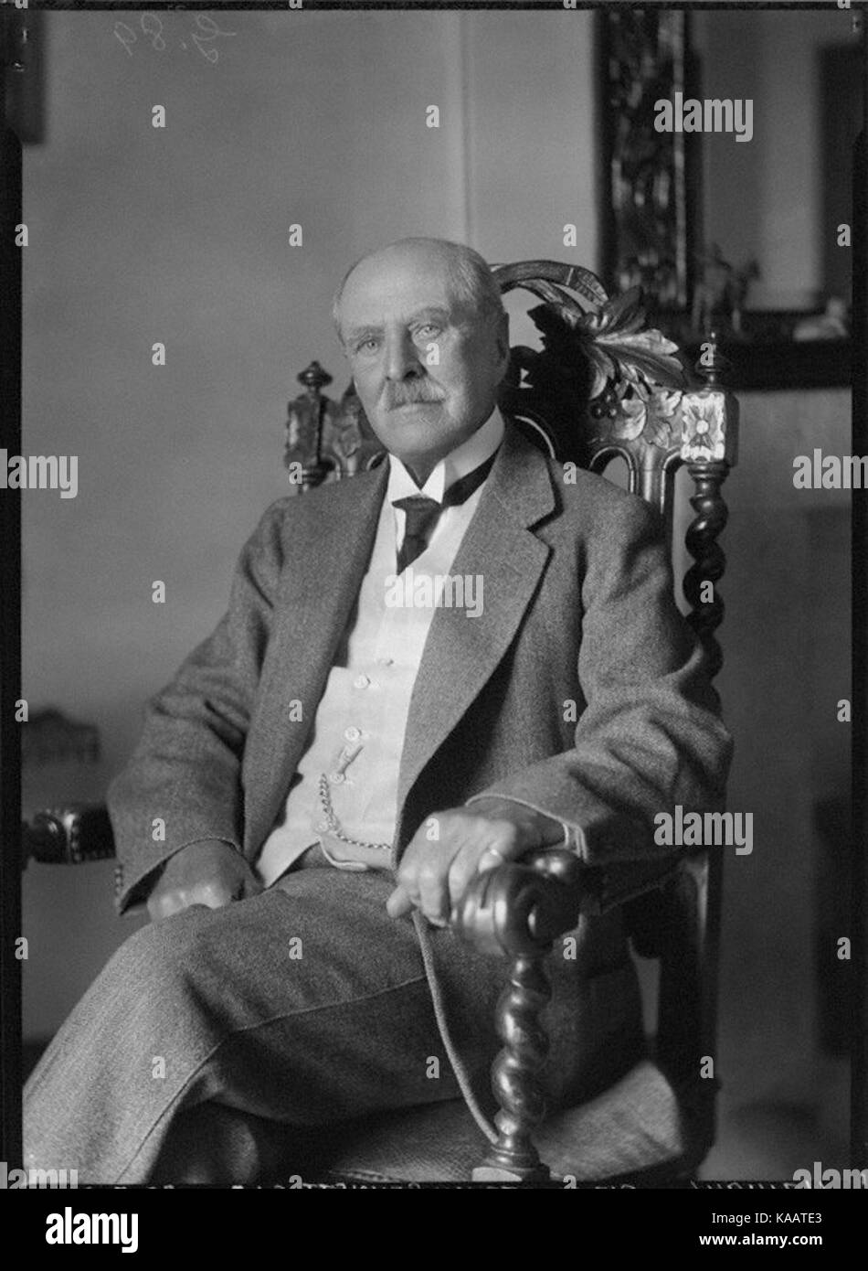 Walter bennett hi-res stock photography and images - Alamy