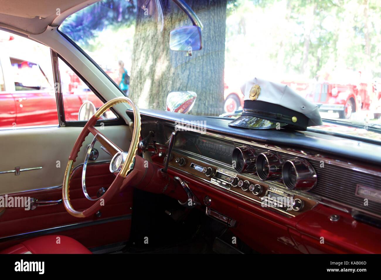 Old ambulance interior hi-res stock photography and images - Alamy