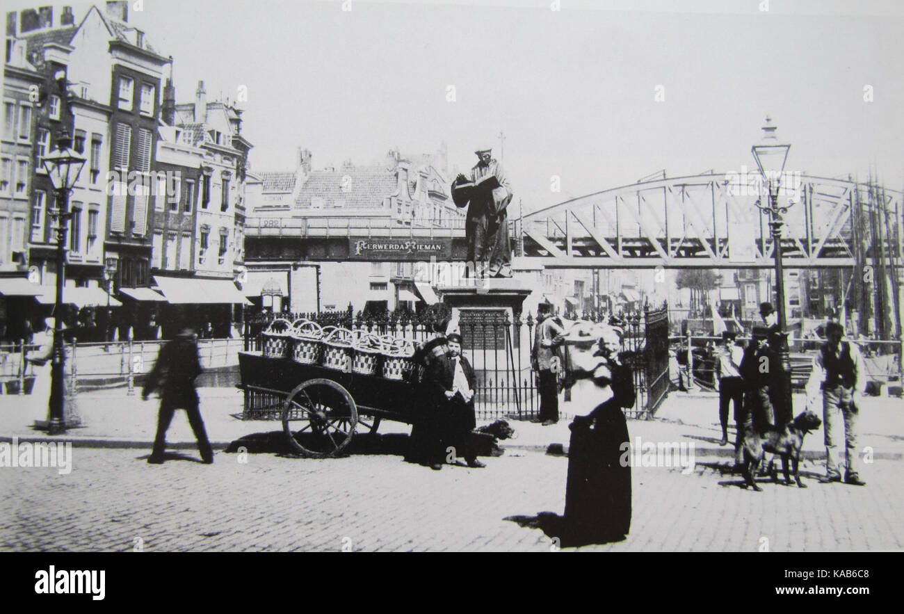Rotterdam Grotemarkt Standbeeld Erasmus 1885 (GA Stock Photo - Alamy