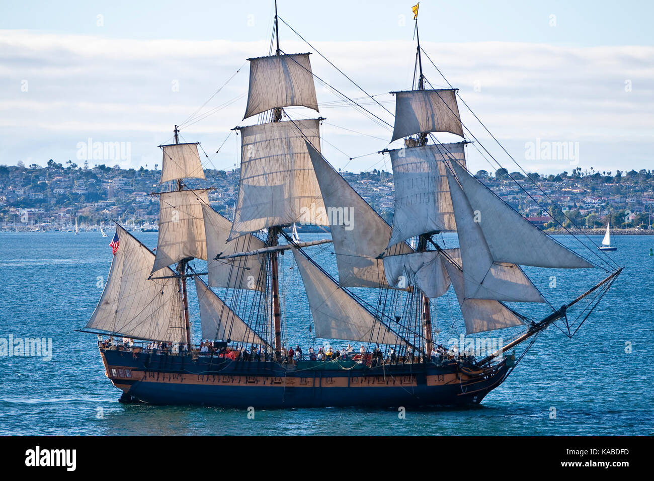 Tall sailing ship hms surprise hi-res stock photography and images - Alamy