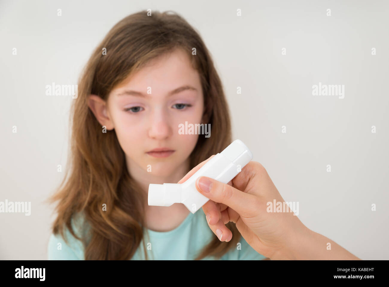 Child coughing hi-res stock photography and images - Alamy