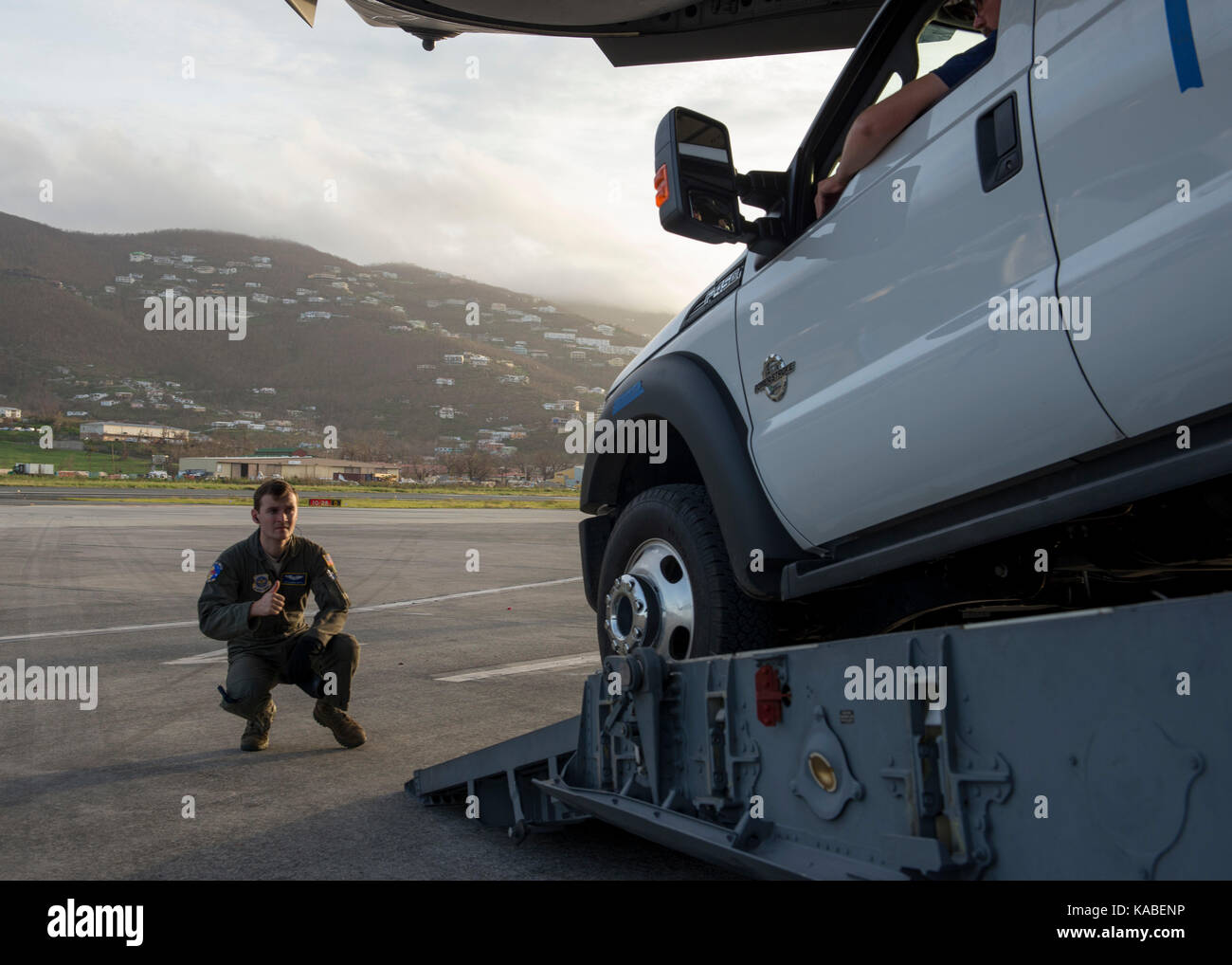1st airlift squadron hi-res stock photography and images - Alamy