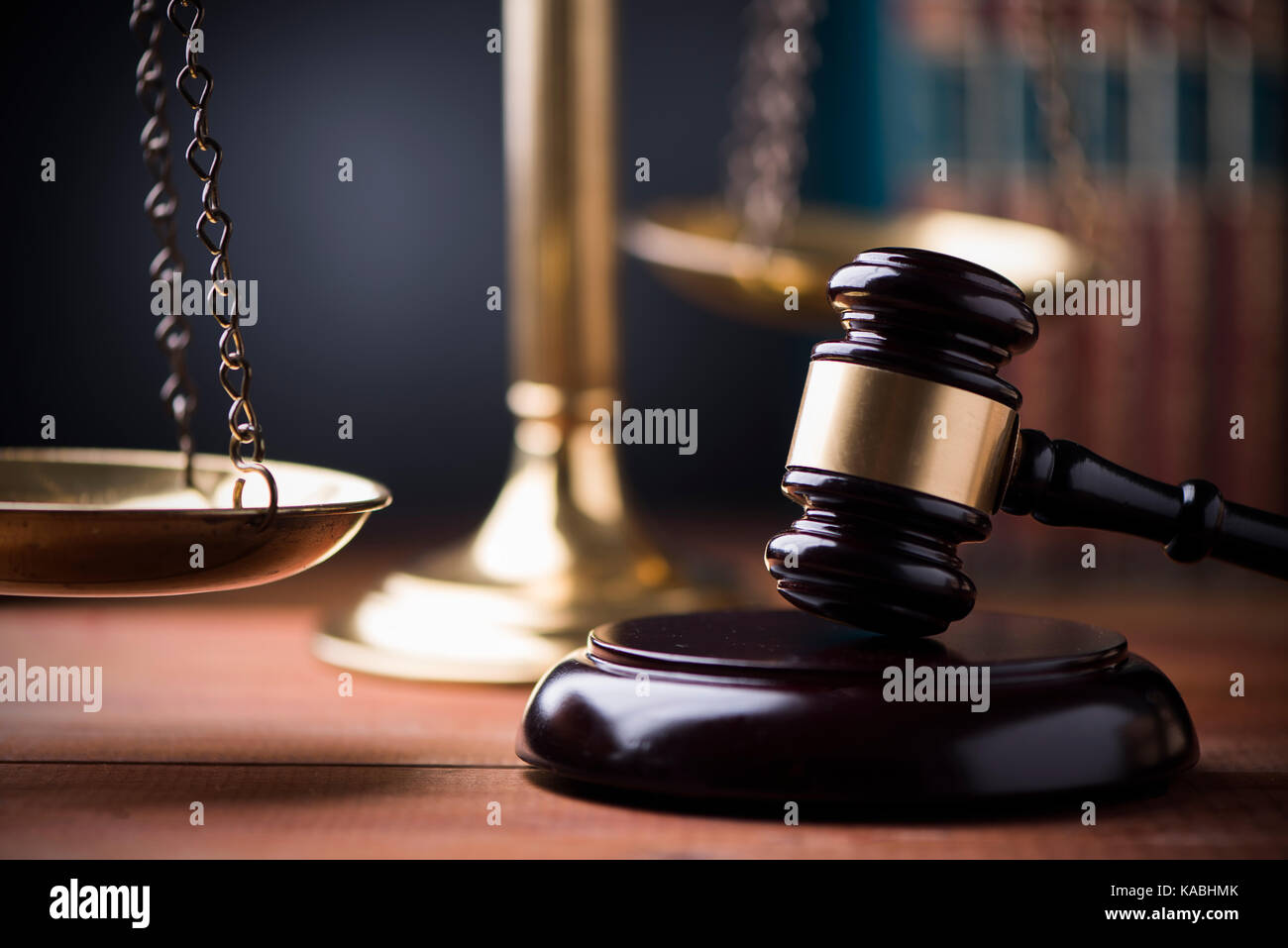 Law scales and wooden gavel Stock Photo - Alamy