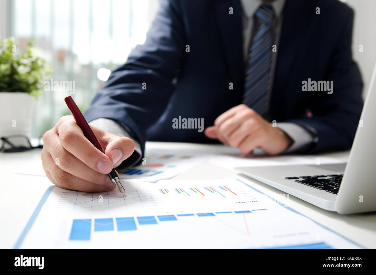 Accounting manager hi-res stock photography and images - Alamy