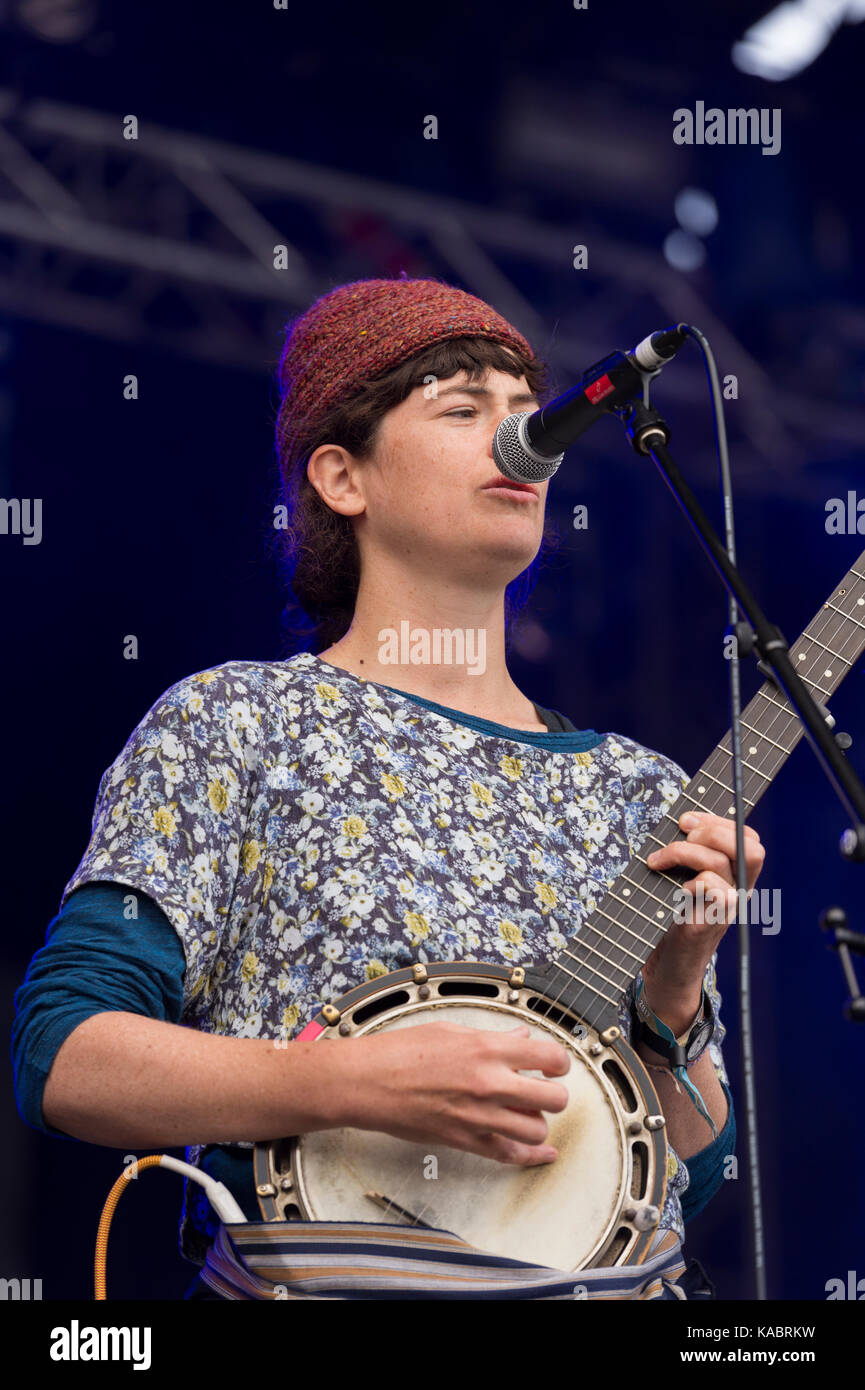 English stables hi-res stock photography and images - Alamy