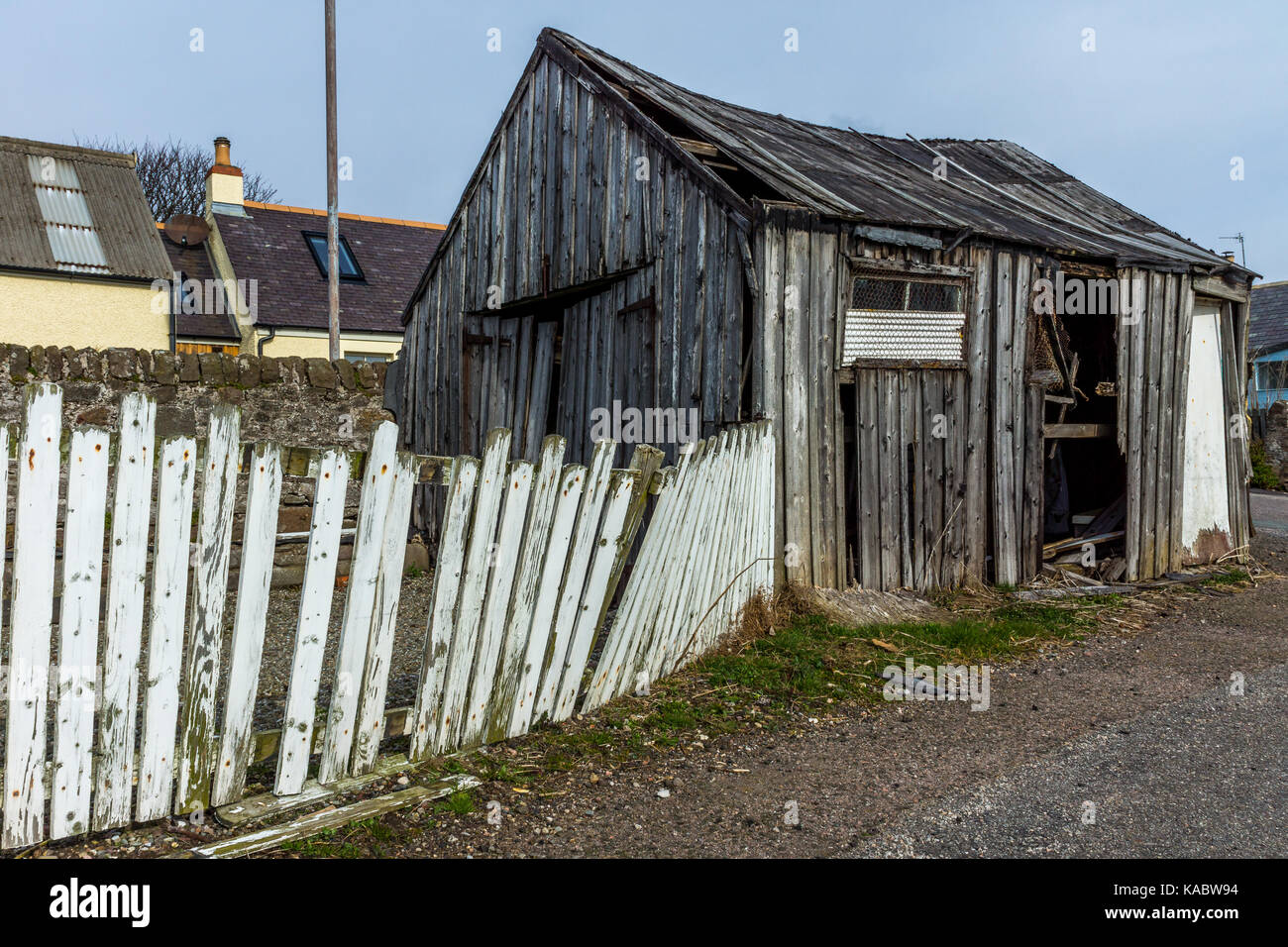 Ruined shed hi-res stock photography and images - Alamy