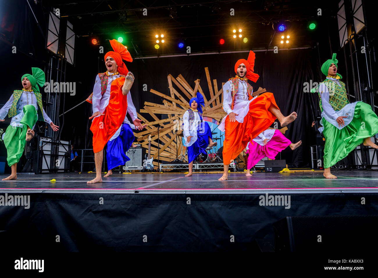Punjabi dance hi-res stock photography and images - Alamy
