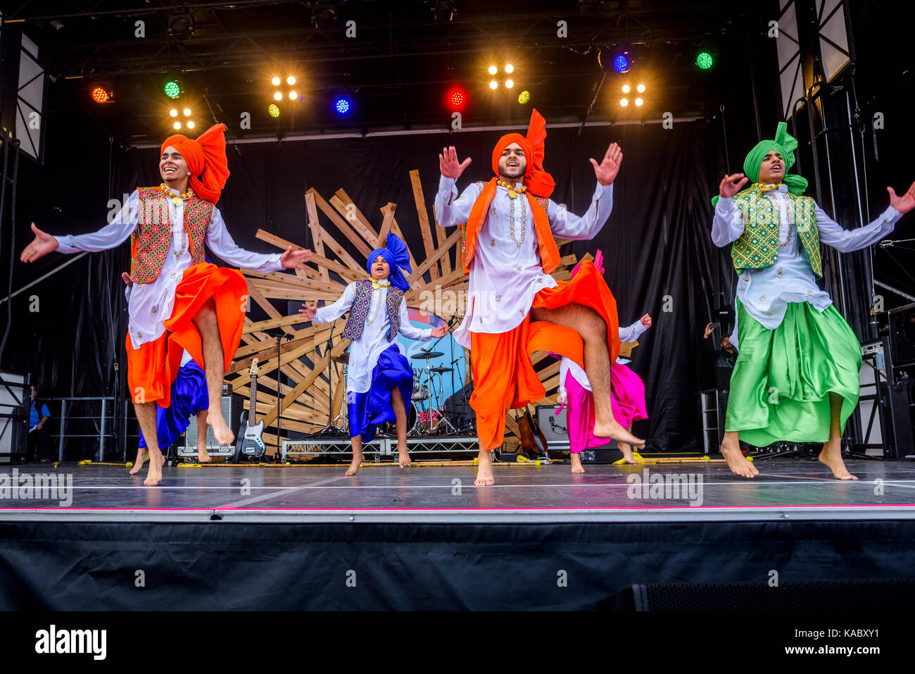 Royal Academy of Bhangra Dancers perform Punjabi Folk dance, Vancouver ...