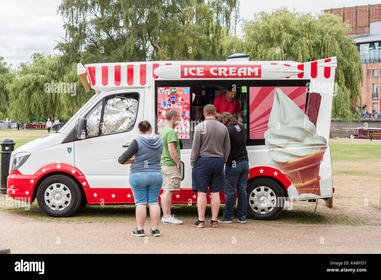 People queueing at an ice cream van Stock Photo - Alamy