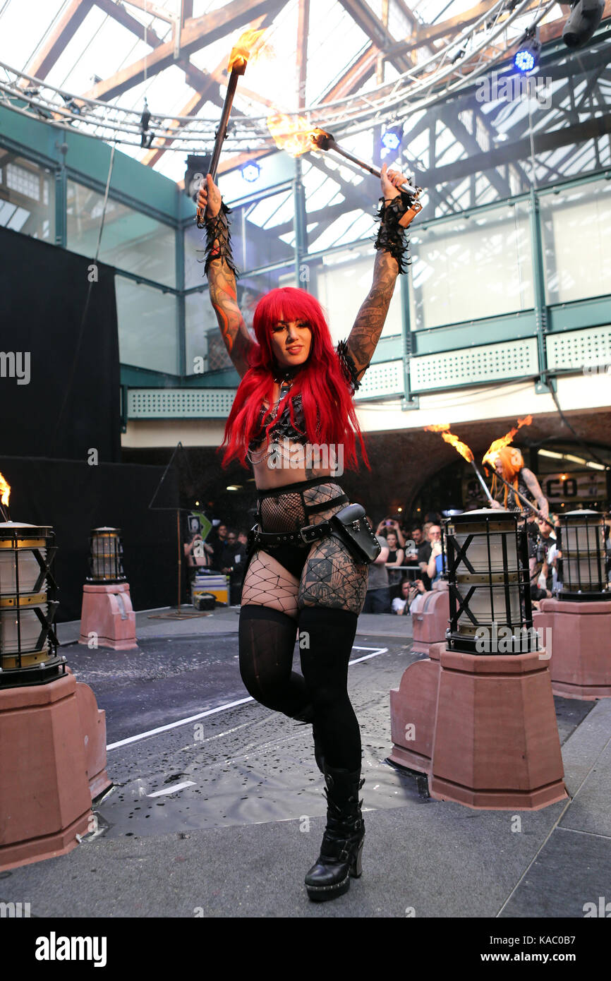 Cervena Fox of Pyrohex performing at The International London Tattoo ...