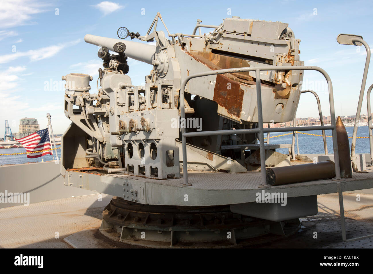 Deck mounted gun hi-res stock photography and images - Alamy