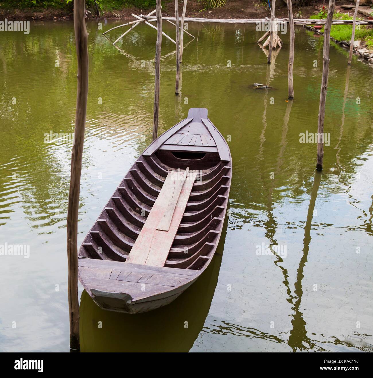 traditional asian fishing boat in river, vietnam Stock Photo - Alamy