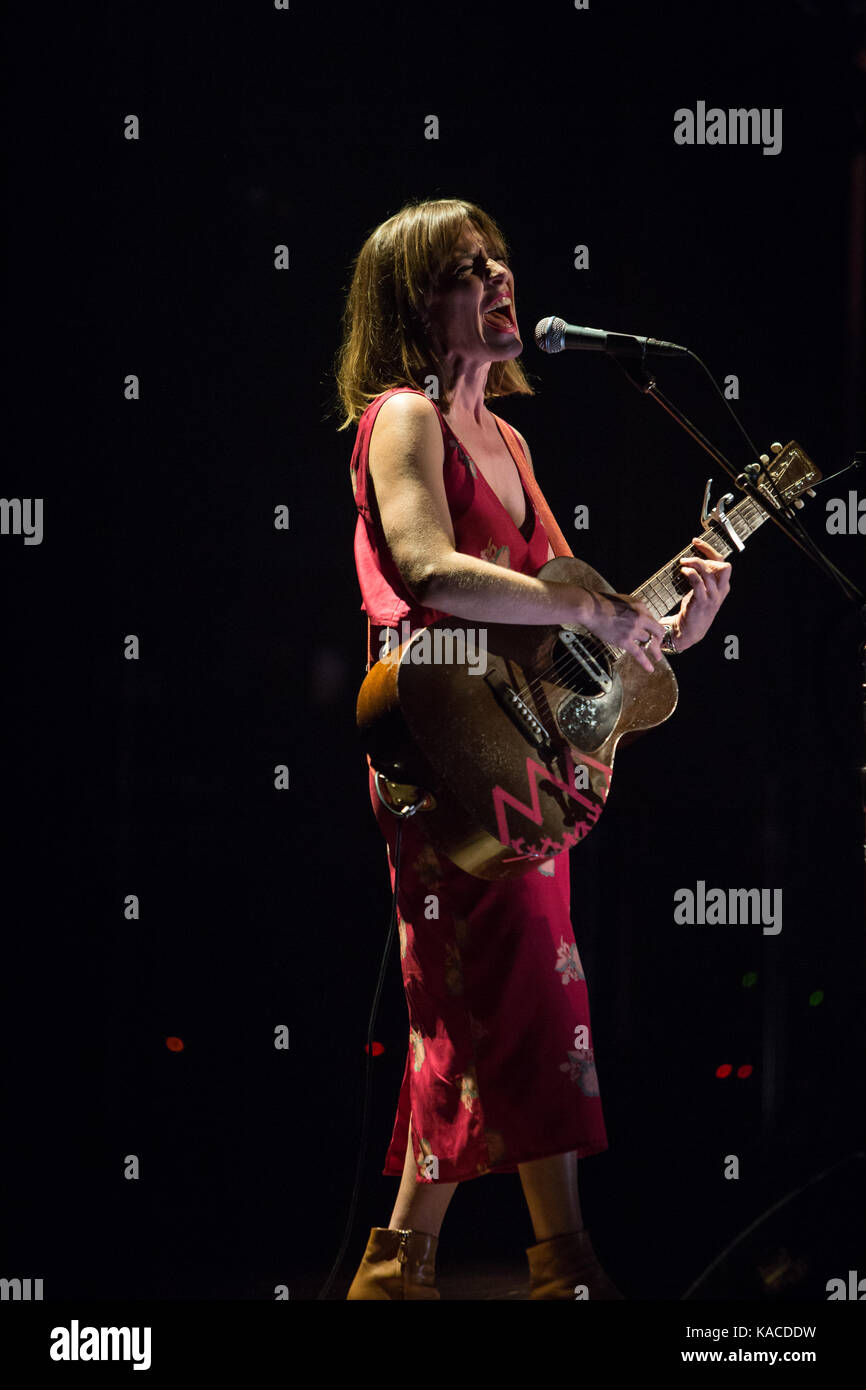 Leslie feist hi-res stock photography and images - Alamy
