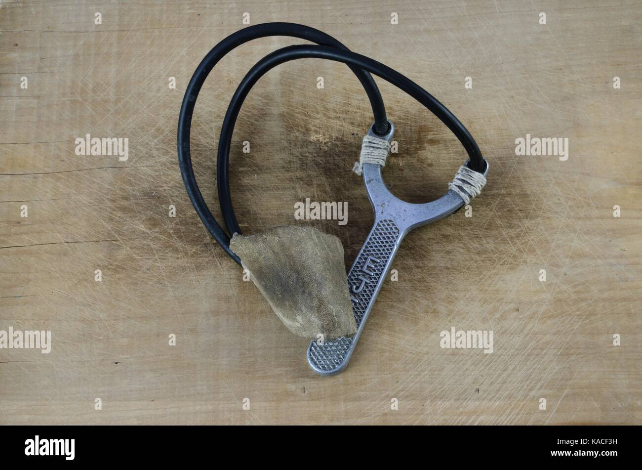 Retro metal and rubber catapult Stock Photo - Alamy