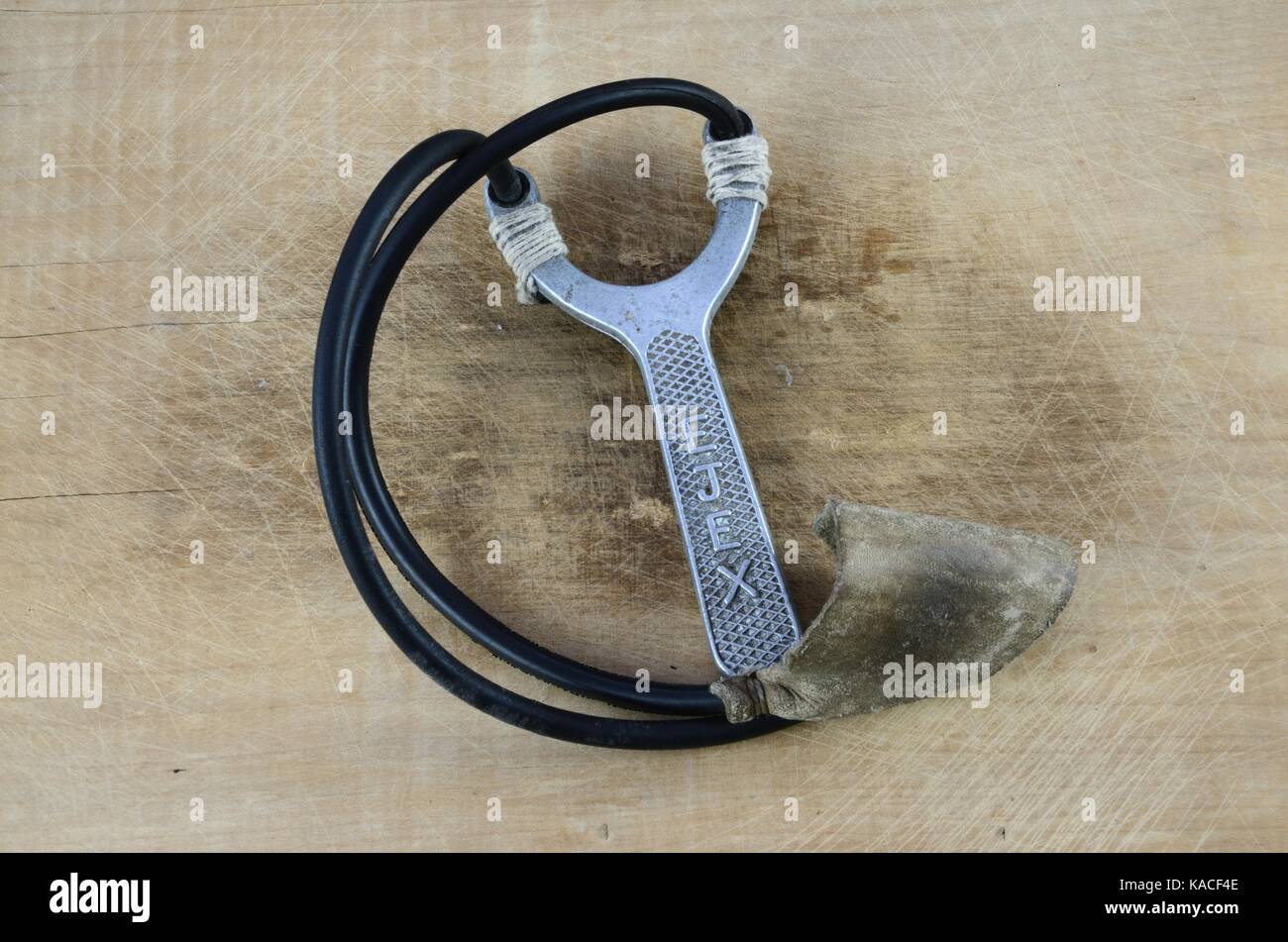 Retro metal and rubber catapult Stock Photo - Alamy